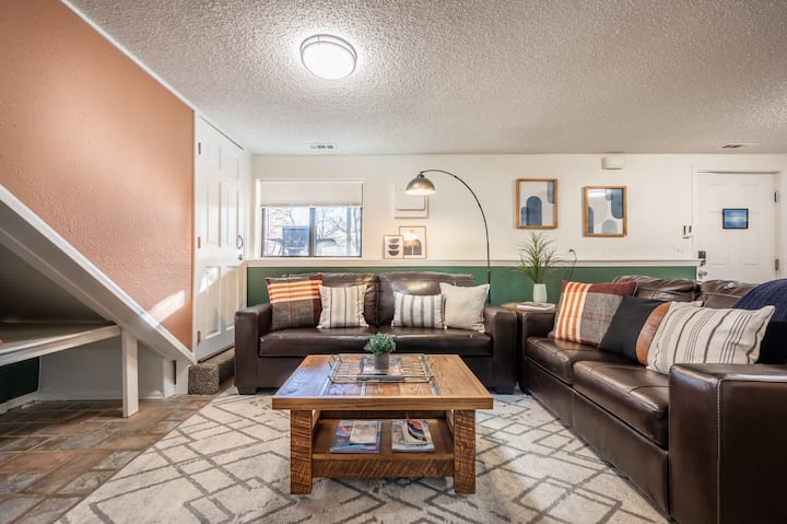 Cozy Stay W/ Fire Pit & Bbq At Hillside Perfection - Colorado Springs, CO