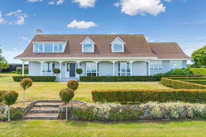 Private Estate | Pool, Spa & Lake Views, Taupō - Taupo