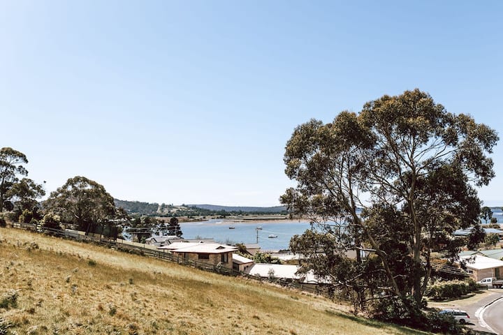 Cosy House, Close To Town With Views Of The Bay - St Helens
