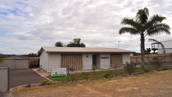Melina's Cottage Is A Neat, Tidy, Budget Property - Coffin Bay