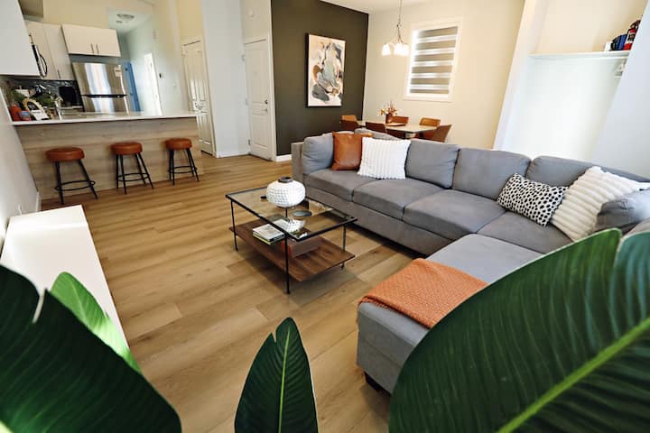 Downtown 5 Bedroom |A/c|rogers|commonwealth|expo - Edmonton