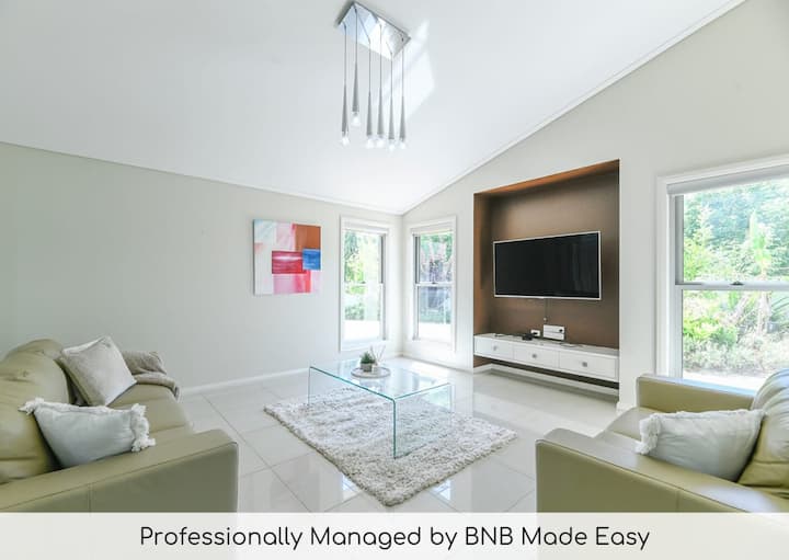 Southlakes Haven - Lake Views, Pets Allowed - Dubbo