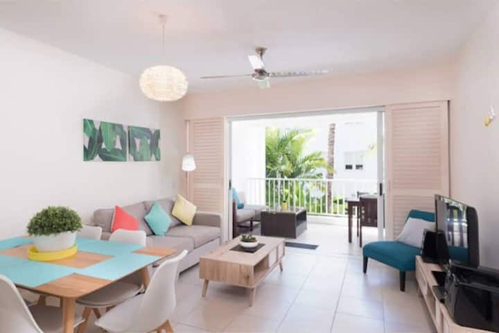 Azure Harmony—a Breezy Hideaway At The Beach Club - Cairns