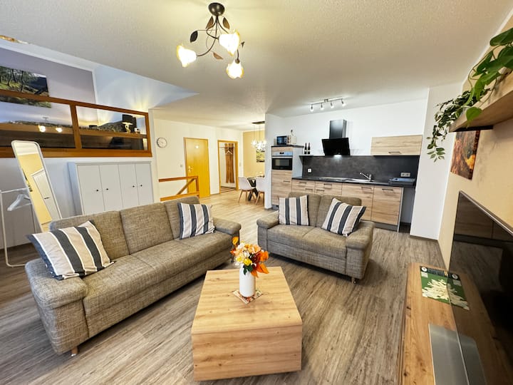 Galerie-ferienwohnung Im Herzen Der Bergstadt Eibe - Eibenstock