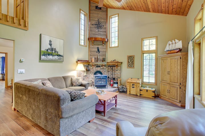 Family-friendly Home In Sturgeon Bay W/ Backyard - Sturgeon Bay, WI