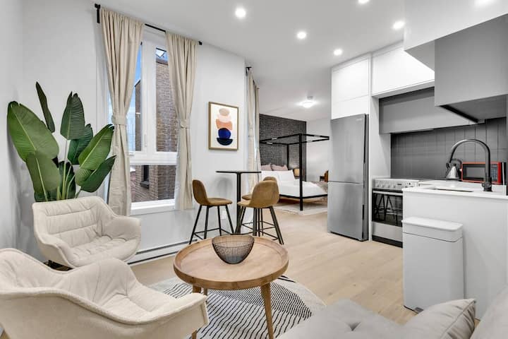 Lovely, Spacious & Stylish Studio - Lasalle