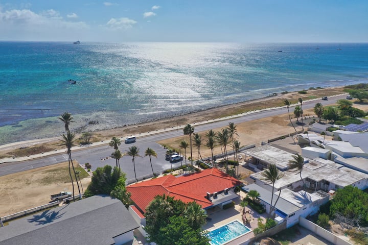 Malmok Beach Villa & Pool - Oceanfront Sunsets! - Aruba