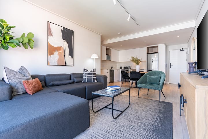 Elegant 2bed | 5min >Prom | Aircon Heater &Parking - 開普敦