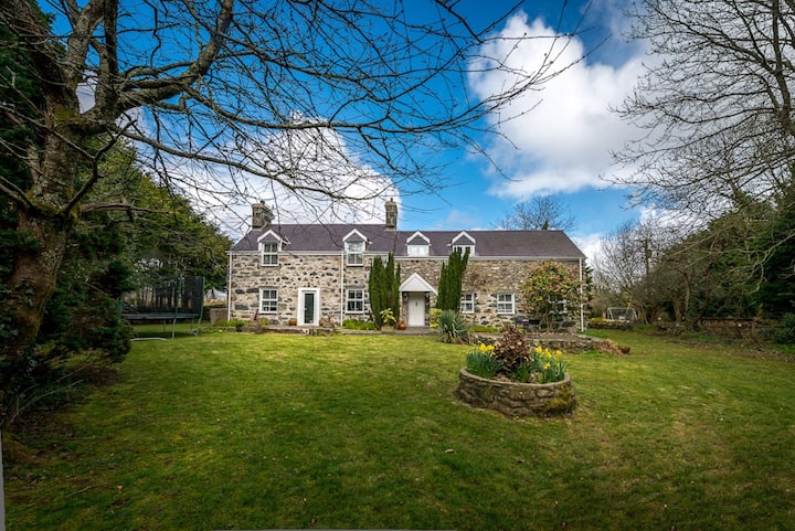 Dulwyn |  Spacious Three Bedroom Cottage - Llŷn Peninsula