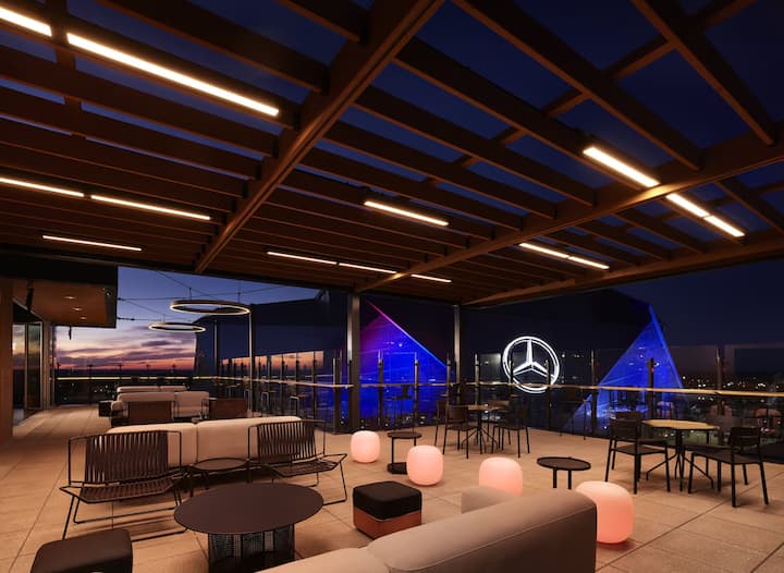 Right Next To Mercedes-benz Stadium! Parking! - Atlanta, GA