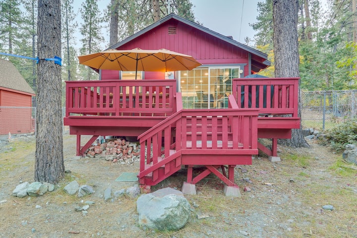 Cozy Wrightwood Cabin: Family & Pet Friendly! - Wrightwood, CA