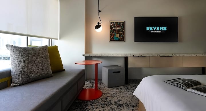 Right Next To Mercedes-benz Stadium! Parking! - Atlanta, GA