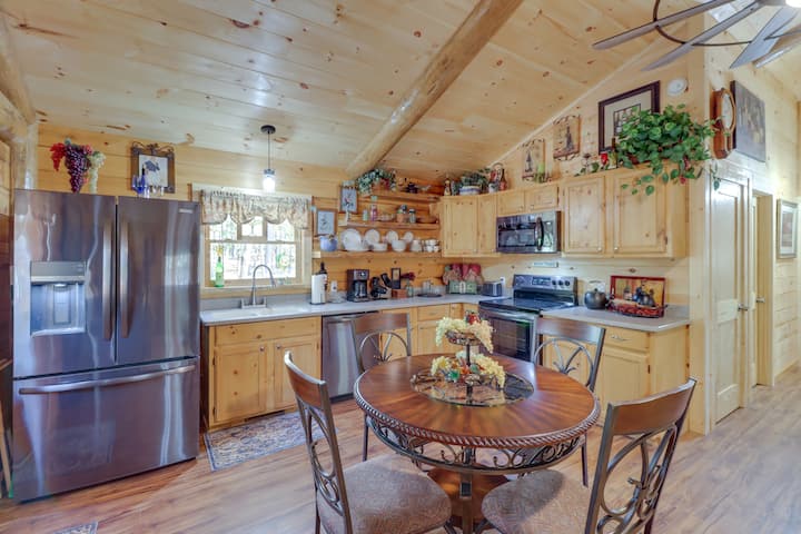 Fire Pit + Deck: Cabin By Greers Ferry Lake! - Heber Springs, AR