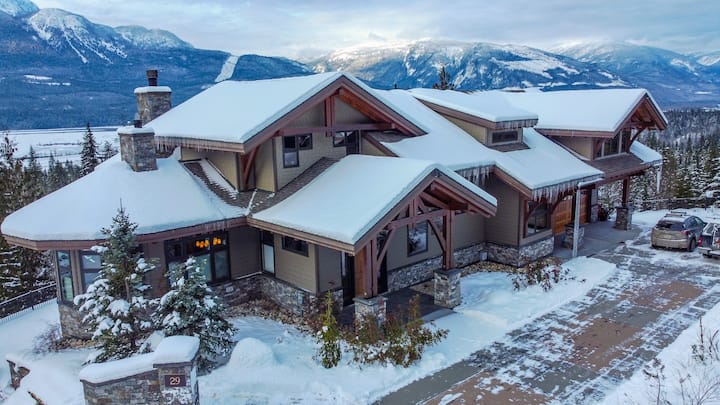 Tamarack Lodge - Revelstoke