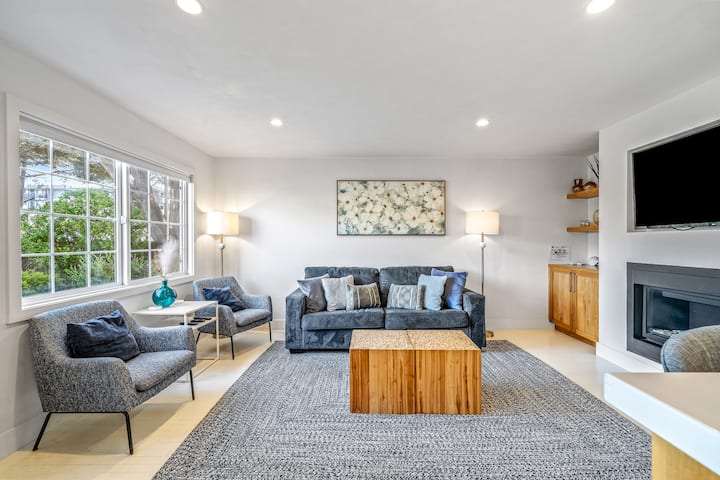 Your Dream Seaside Vacation! Charming 2 Bdr Home - Monterey, CA