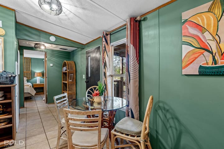 Chic Cypress Cabin W/kayaks & Canoes - Caddo lake