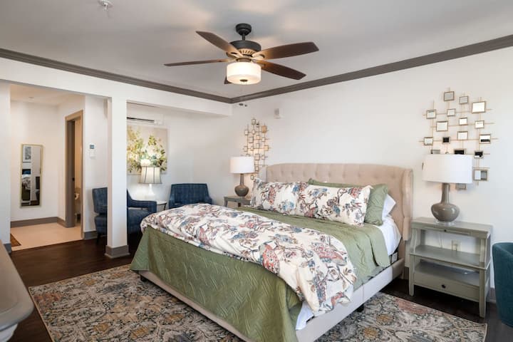 Park House On Main #2-king Suite - Weatherby Lake, MO
