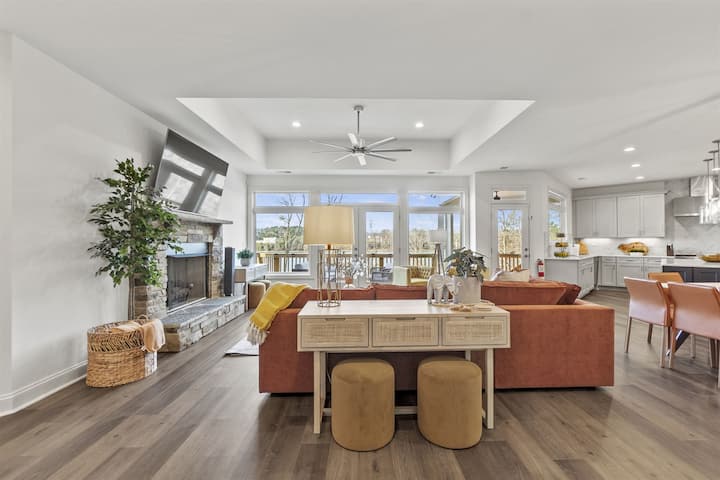 Lake Wylie Lakefront | Hot Tub+firepit | Clt, 20m - Belmont, NC