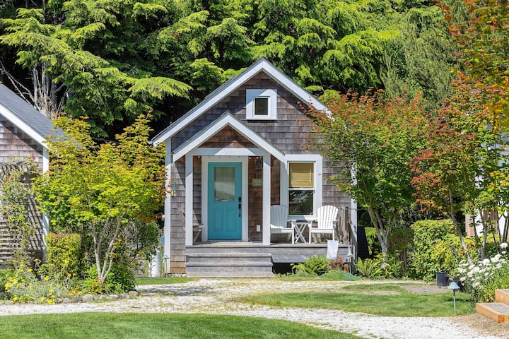 Beachy Keen: Private Hot Tub, Steps To Park - Pacific Beach, WA