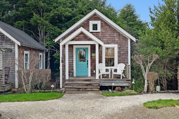 Beachy Keen: Private Hot Tub, Steps To Park - Pacific Beach, WA
