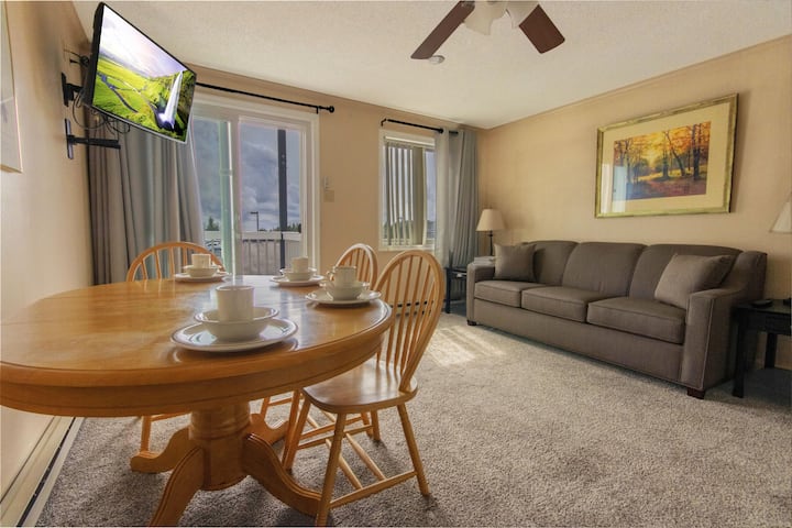 Ml 361: Comfortable 2br, Bike-in/out + New Deck! - Snowshoe, WV