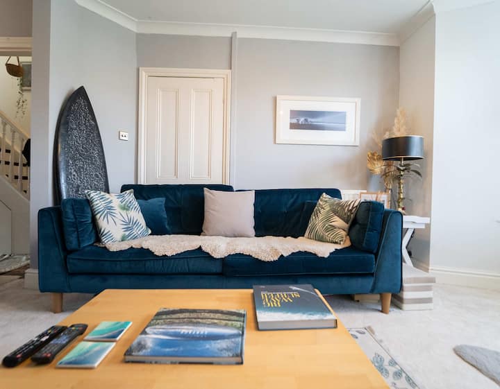 Family Surf House Near Beach: Garden, Walks, Pets - Mawgan Porth
