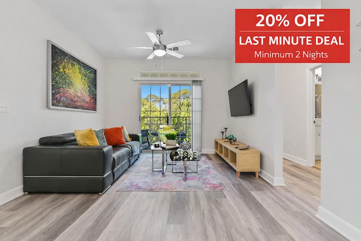 Festive 3br Condo Near Disney, Pool & Gym - Four Corners, FL