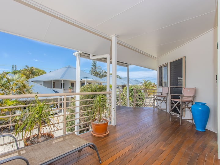 Upstairs Garden View Apartment - 2 Bed Apt - U24 - Pottsville