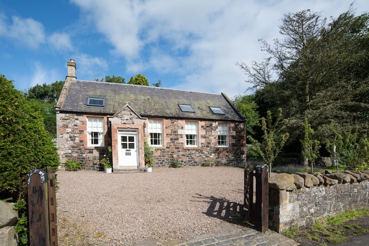 The Old School, Hume - Kelso