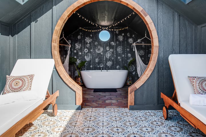 Blue Sage No. 7 - The Rooftop Soaktub - Texas