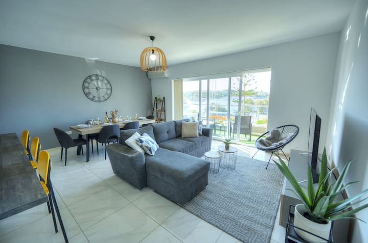 Spacious Seafront 3 Bedrooms - Balcony Goslm-7 - La Valeta