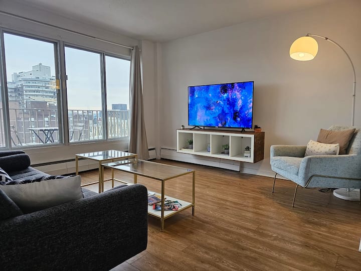 Tranquil 1br Penthouse Downtown Montreal W/parking - Montréal