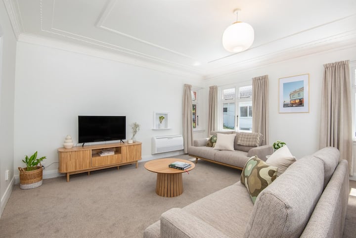 Charming Roslyn Home - Dunedin