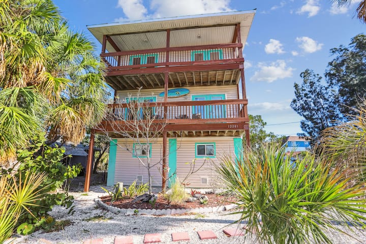 Beach Life 5 - Fun For Everyone - Treasure Island, FL