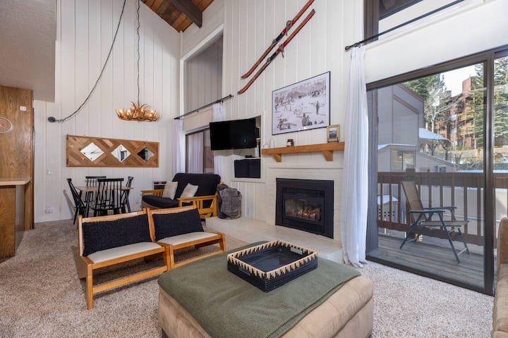 Epic Cozy Condo: Walk To Canyon, Ski Back Trail - Mammoth Mountain, CA