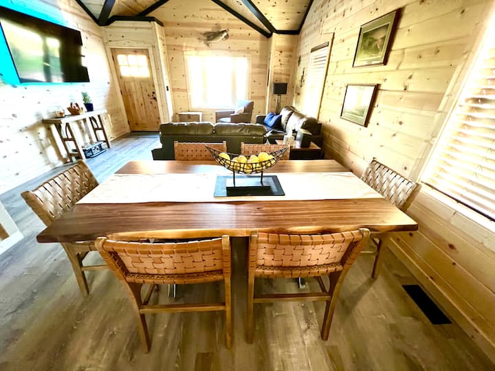 Brand New Ranch House-5 Mins To Beach With Camper! - Milan, OH