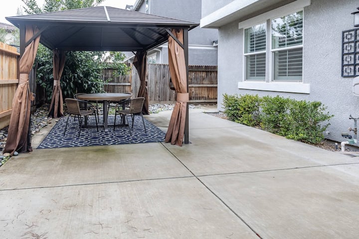 Prime Clovis Gated Condo Near Hospitals - Clovis, CA