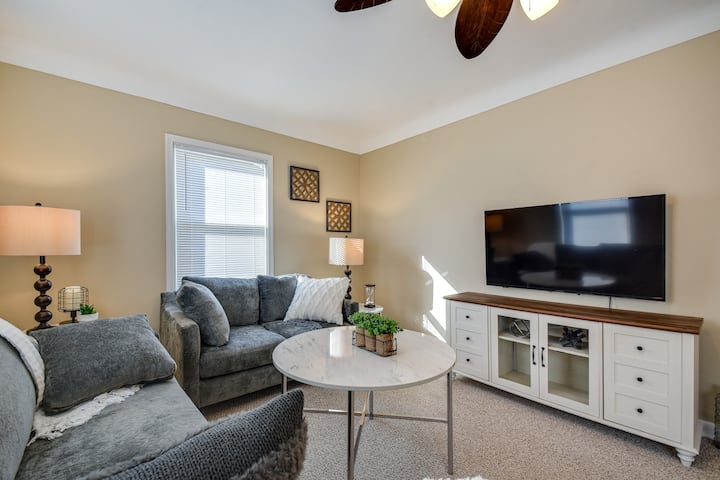 Quaint Cedar Rapids Home, 4 Mi To Downtown! - Cedar Rapids, IA