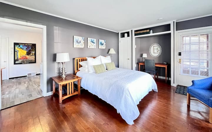 The Grizzly Den - Blocks To Um, Dt, River & Trails - Missoula, MT