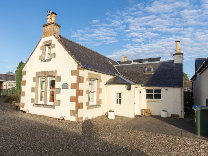 Old Lodge By Interhome - Inverness