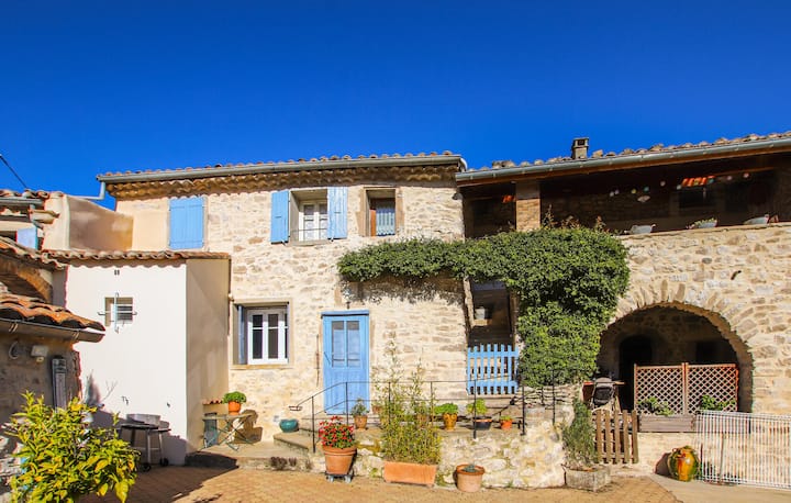 Beautiful Home In Salles Sous Bois - Drôme