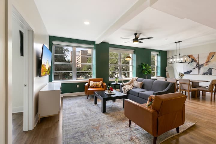 Timeless Elegance: 4br Luxury Condo In New Orleans - New Orleans, LA