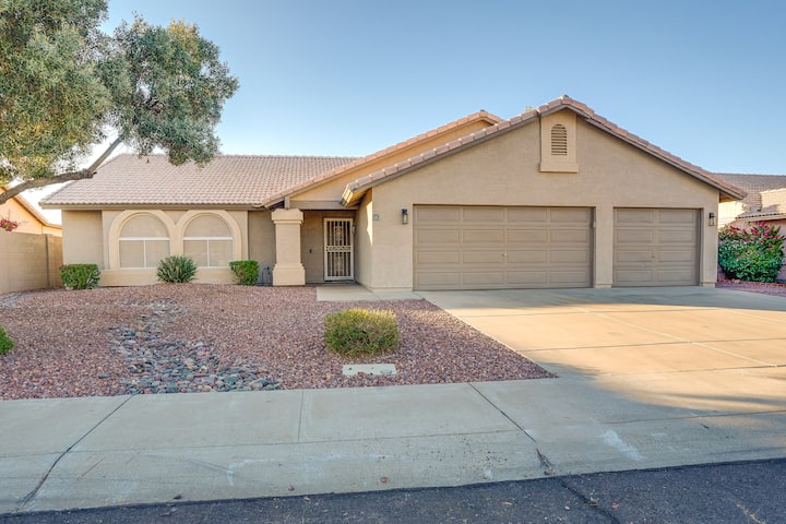 Pet-friendly Peoria Home Near State Farm Stadium! - Peoria, AZ