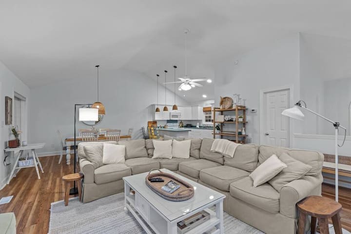 Emerald Cay East, Spinnaker's Reach, Emerald Isle - Emerald Isle, NC