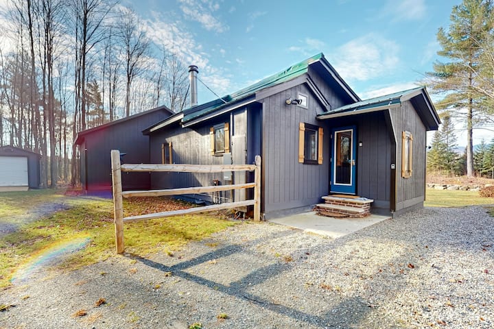 1br Renovated Historic Cabin With Lake Access - Jay, VT