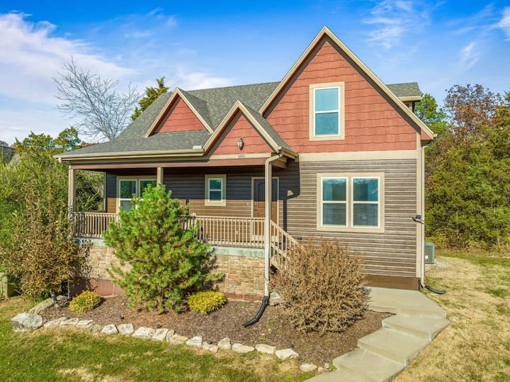 Luxury 5br Retreat With Private Hot Tub - Missouri