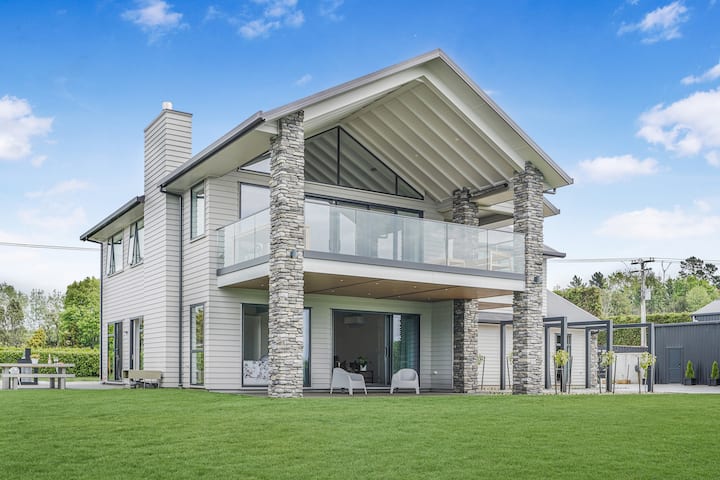 Lakeside Karapiro Downstairs Apartment - Cambridge