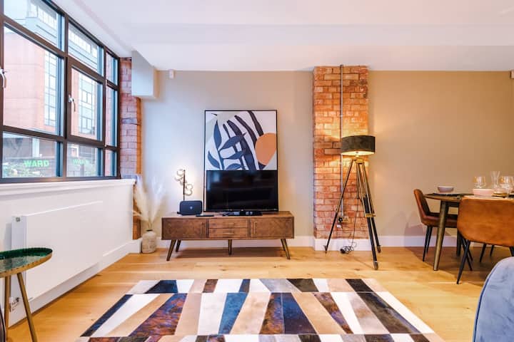 Cohost Partners Retreat With Terrace, 4 Guests - Birmingham