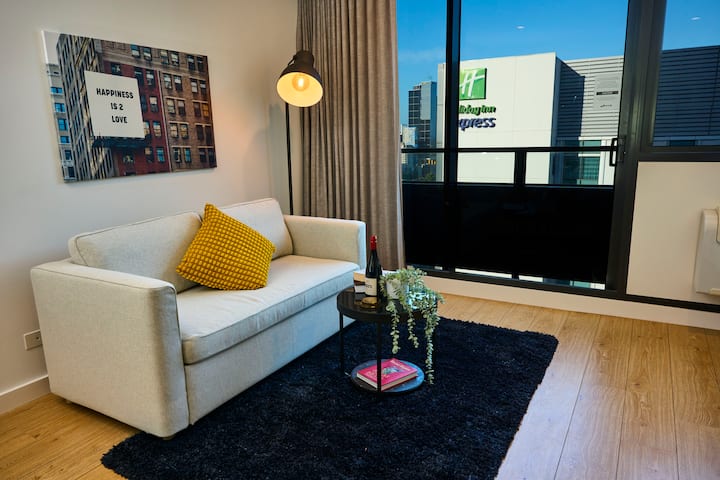 Home Away From Home In Southbank - Melbourne