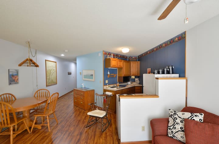 Classic Beach Front Condo With Lake Views - Bayfield, WI